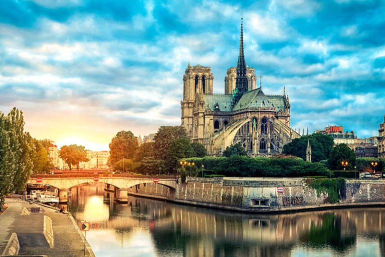 Custom tours - Paris Guided Tour - Certified Tour Guide in Paris